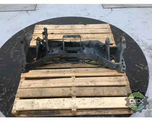 VOLVO VNL300 7112 crossmember OEM# 20984861 in Advance, NC #326211