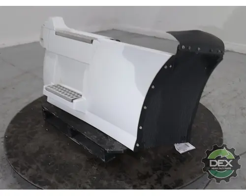 VOLVO VNL300 8916 chassis fairings OEM# 82765525 in Advance, NC $264.74 ...