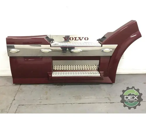 VOLVO VNL630 8916 chassis fairings OEM# 20982663 in Advance, NC #394145