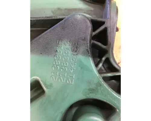 VOLVO VNL67 Camshaft OEM# 21383315 in Abbotsford, BRITISH COLUMBIA #7942