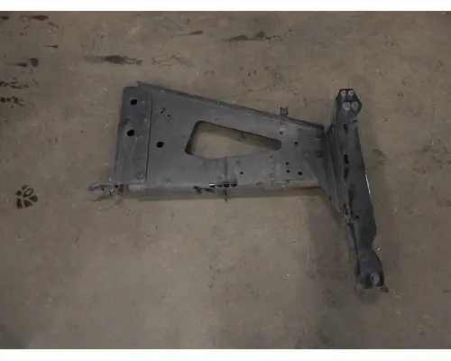 VOLVO VNL780 Side Skirt Bracket OEM# 21546586 in Holland, MI #48182