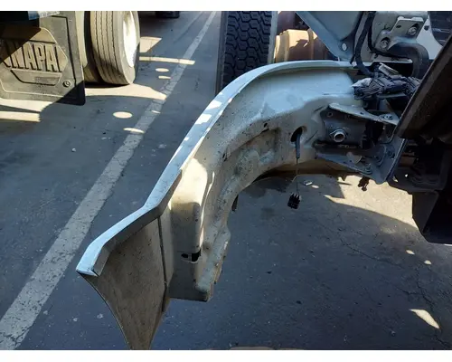 VOLVO VNL BUMPER, END in Stockton, CA #2170273
