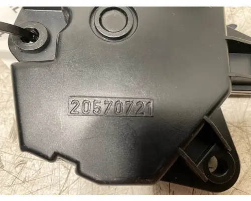 VOLVO VNL Door Small Parts OEM# 20570721 in Dorr, MI #724-10052