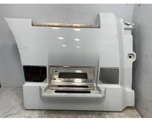 VOLVO VNL Fairing OEM# 82749436 in Dorr, MI #607-11545