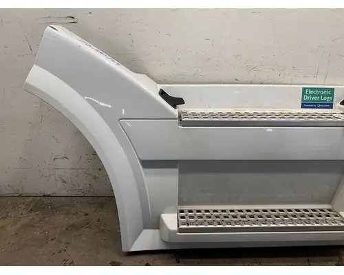 VOLVO VNL Fairing OEM# 82487600 in Dorr, MI $275.00 #607-11697