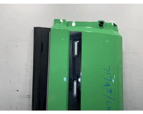 VOLVO VNL Fairing OEM# 82768540 in Dorr, MI $950.00 #607-11704