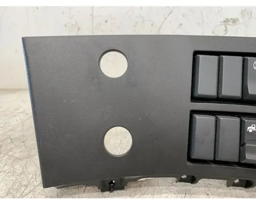 VOLVO VNL Switch Panel OEM# 82756001 in Dorr, MI $131.25 #717-10464