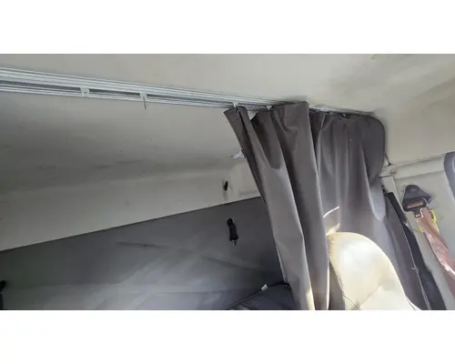 VOLVO VNM Sleeper Curtain in KANSAS CITY, MISSOURI $300.00 #11682