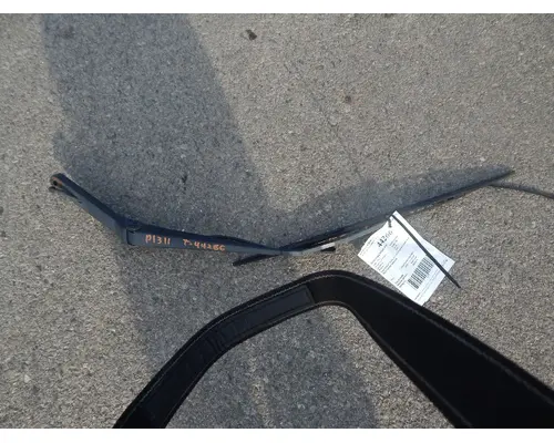 VOLVO VN Windshield Wiper Arm OEM# 3980443 in Holland, MI #44266