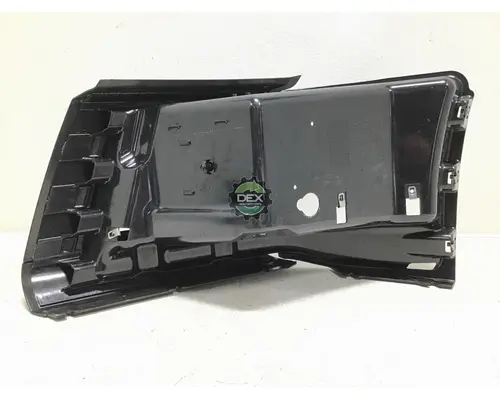 VOLVO 8611 bumper, front OEM# 82750070 in Advance, NC #576438