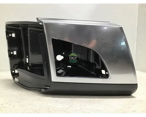 VOLVO 8611 bumper, front OEM# 82750070 in Advance, NC #576442