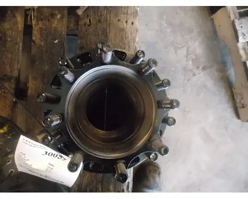 VOLVO Hub OEM# 5757084 in Holland, MI #30059