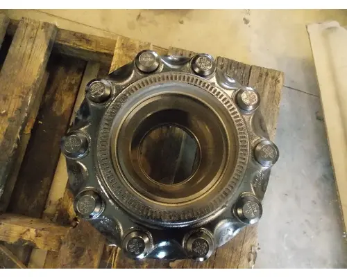 VOLVO Hub OEM# 5757084 in Holland, MI $150.00 #30059