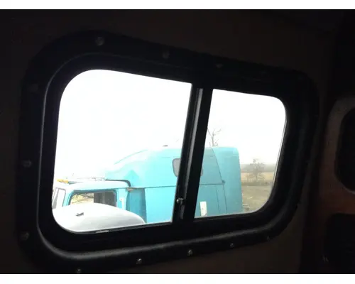 Western Star Trucks 4900EX Sleeper Window in Spencer, IA #24624454